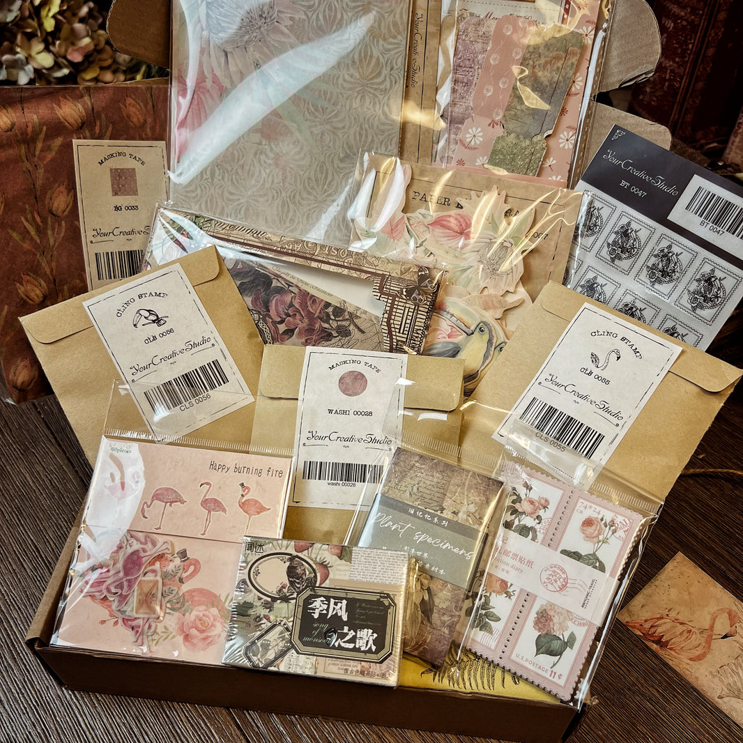YourCreativeStudio - Vintage Themed box full of paper ephemera