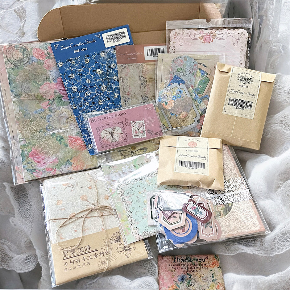 YourCreativeStudio - Vintage Themed box full of paper ephemera