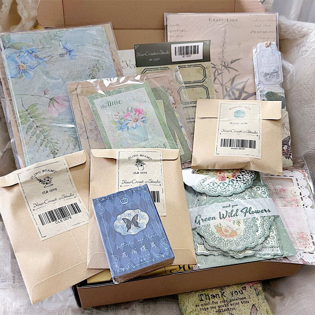 YourCreativeStudio - Vintage Themed box full of paper ephemera