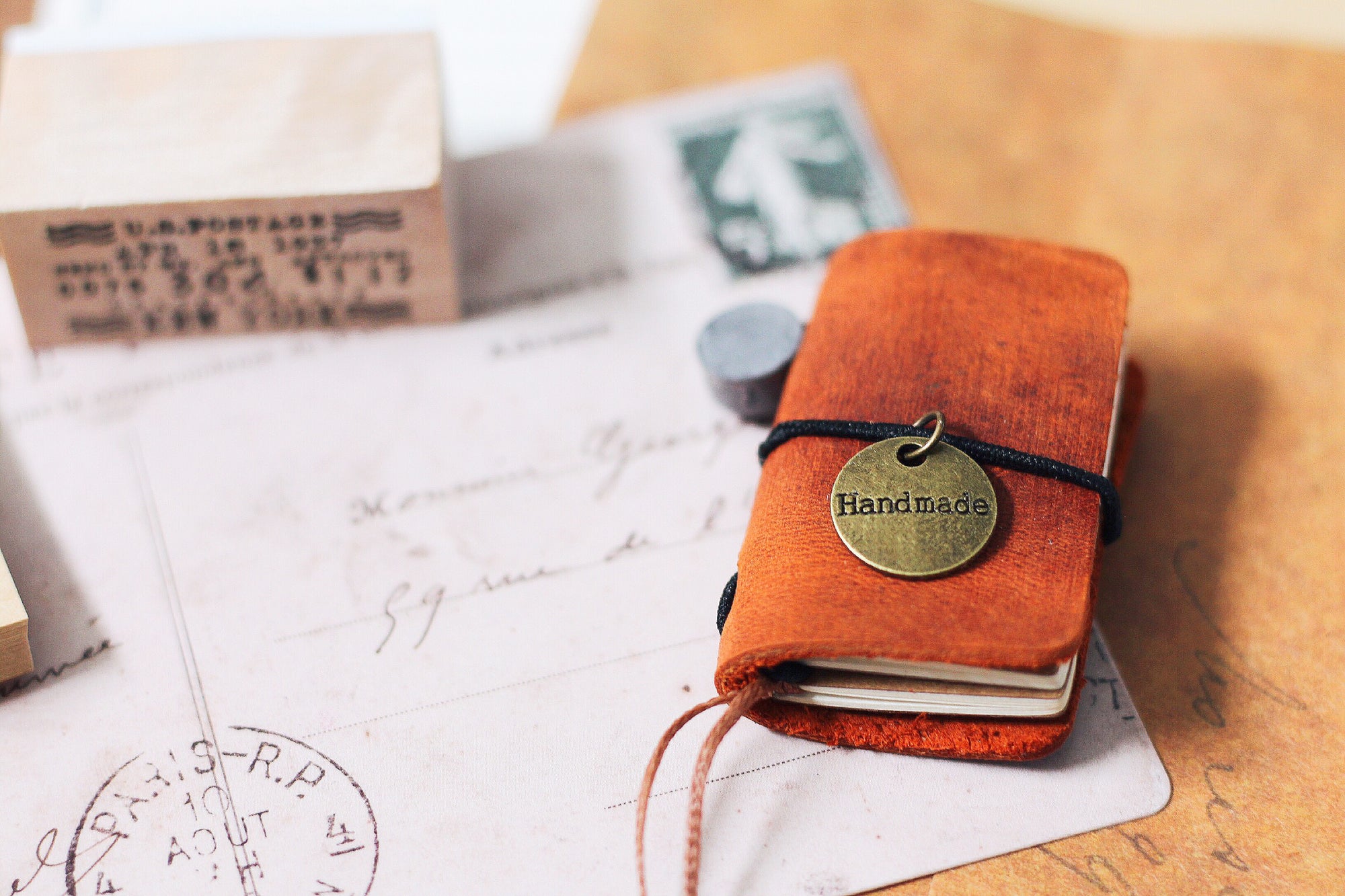 YourCreativeStudio - Vintage Themed box full of paper ephemera